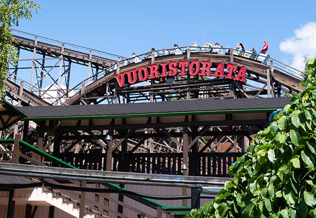 Linnanmäki - hupia koko perheelle | stromma.com